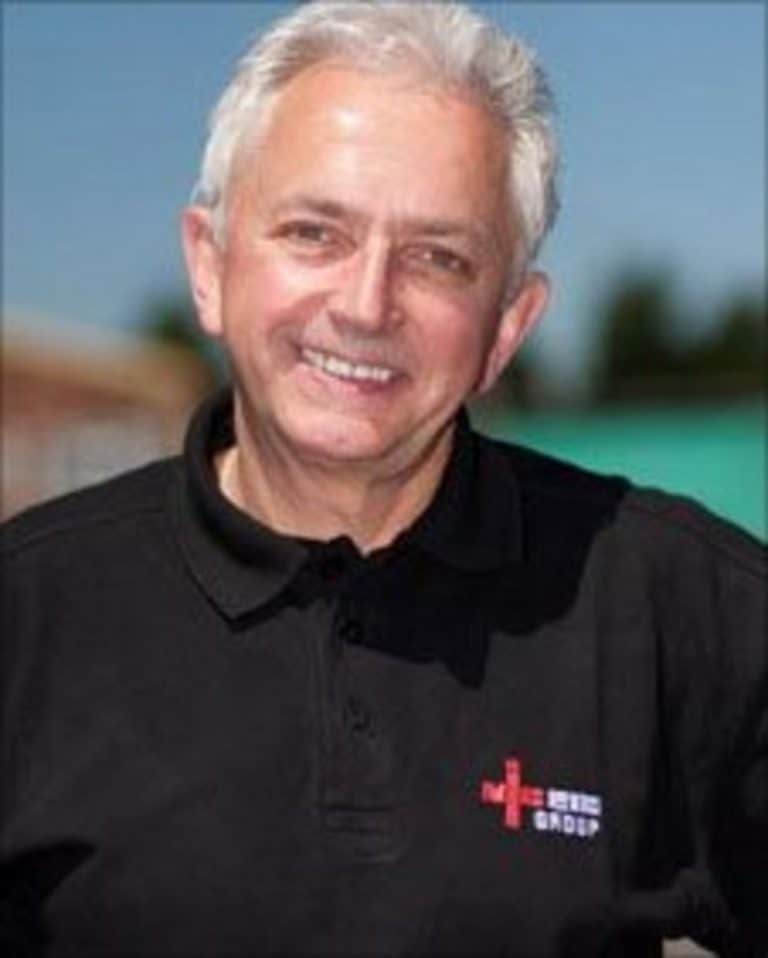 "Minutes after surgery I was pain free" - Nik Patel